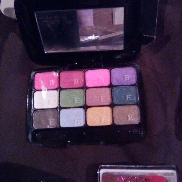 Aziza | Makeup | Vintage Piece Makeup Collection | Poshmark